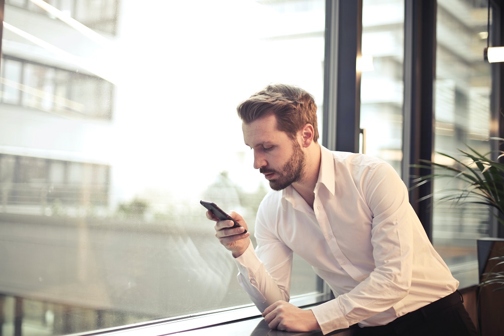 How To Use Text Messaging for Employee Communication