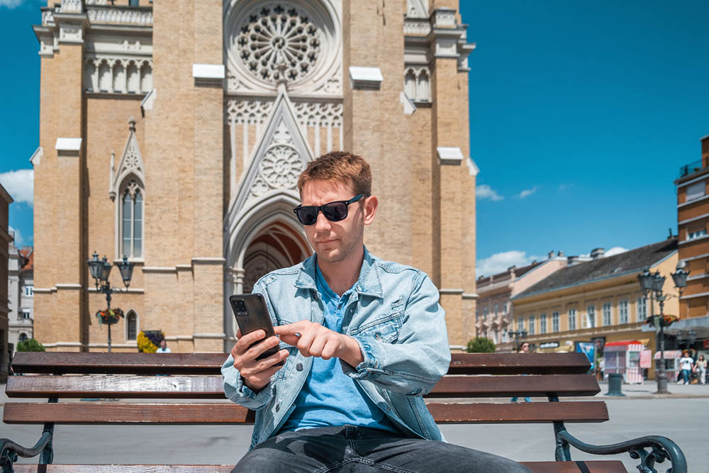 10 Ways to Use a Mass Texting Service for Churches